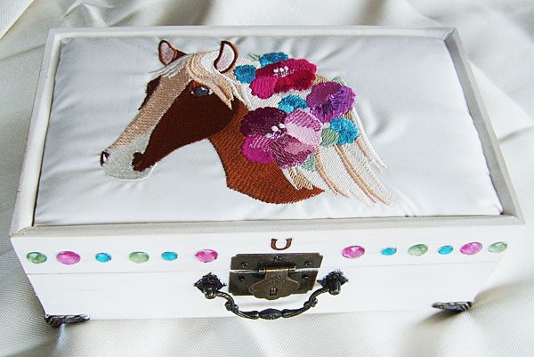 Garden Horse Jewelry Box | Machine Embroidery Designs | Embroidery Library