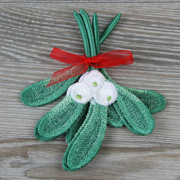 Merry Mistletoe (Freestanding)