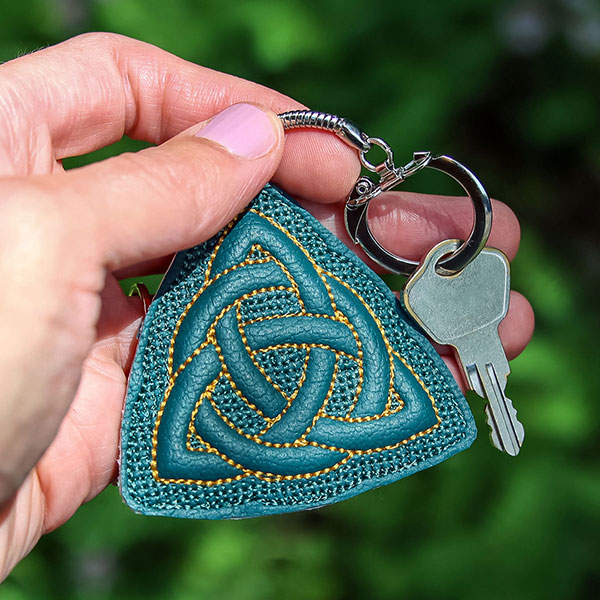 Celtic Keychain (In-the-Hoop) (Puff Foam)